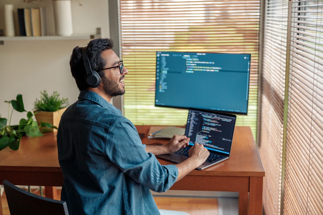 Hiring Remote Developers: A Comprehensive Guide | Talentcrowd